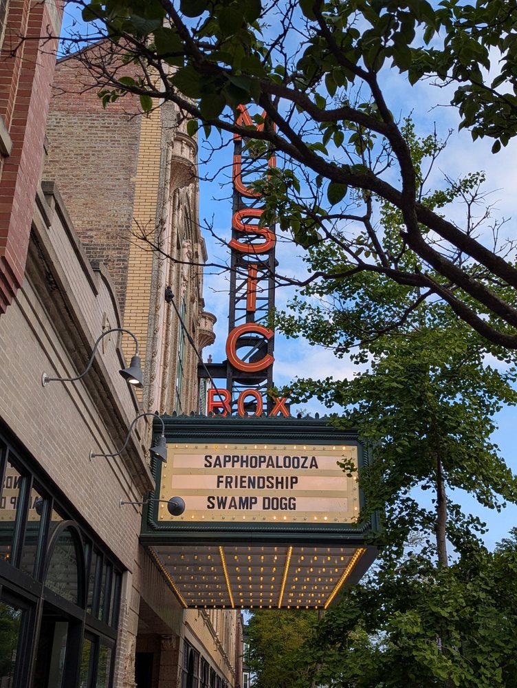 MUSIC BOX THEATRE - Updated June 2025 - 284 Photos & 487 Reviews - 3733 ...