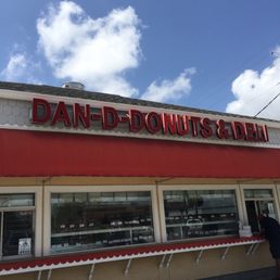 DAN-D-DONUTS & DELI - Updated December 2025 - 97 Photos & 202 Reviews ...