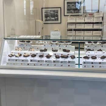 SEE’S CANDIES - Updated December 2025 - 36 Photos & 17 Reviews - 2107 ...