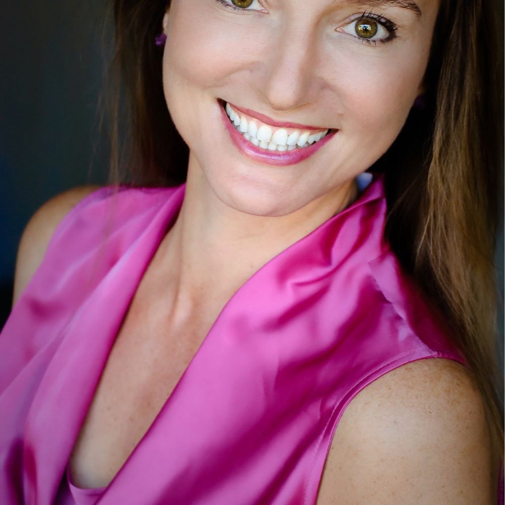 Christine Angulo's Instagram, Twitter & Facebook on IDCrawl