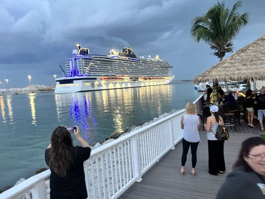 GATORS PORTSIDE - Updated December 2025 - 189 Photos & 232 Reviews ...