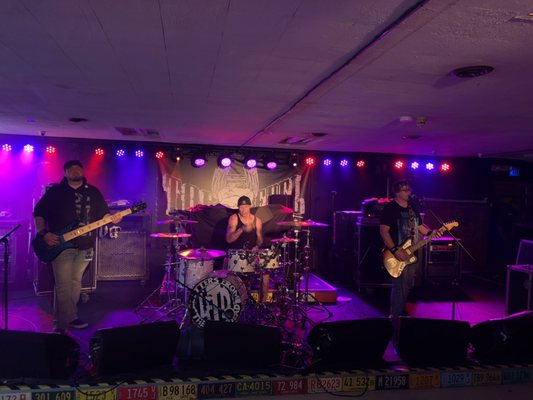 TOP FUEL SALOON - 62 Photos & 29 Reviews - 275 S Hickory St, Braidwood ...