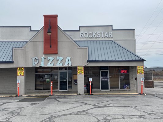 ROCKSTAR PIZZA - Updated December 2025 - 150 Photos & 212 Reviews - 922 ...