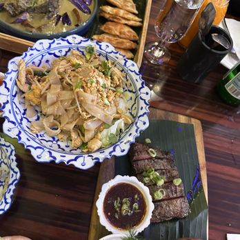 LAOTABLE - Updated July 2024 - 4663 Photos & 1588 Reviews - 149 2nd St ...