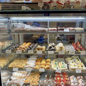 LULU’S BAKERY - Updated June 2025 - 762 Photos & 523 Reviews - 179-04 / ...
