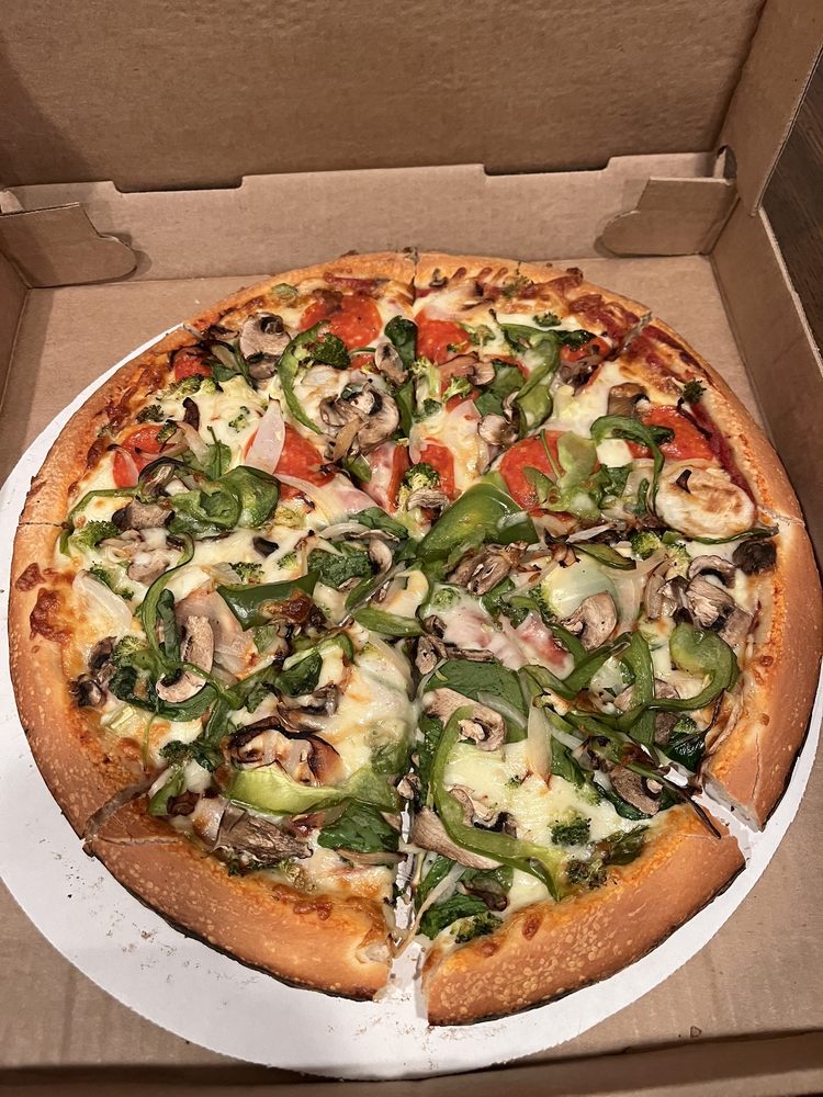 FARMINGTON AVENUE PIZZA HOUSE - Updated November 2025 - 65 Photos & 47 ...