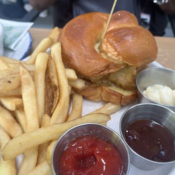 FORA - Updated July 2024 - 179 Photos & 56 Reviews - 311 N Morgan St ...