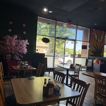 AH HUEVO - Updated July 2025 - 256 Photos & 107 Reviews - 222 D N El ...