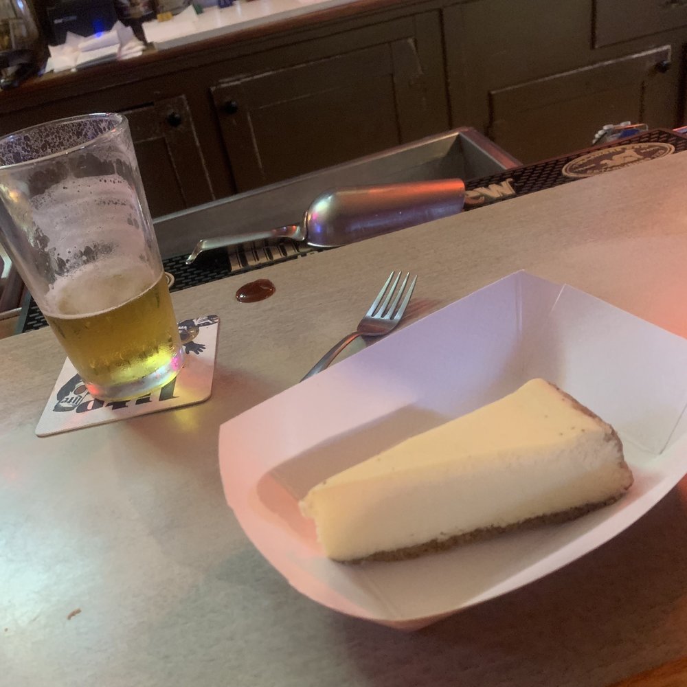 IOWA BUFFET - 19 Photos & 23 Reviews - Dive Bars - 2727 Winnebago St ...