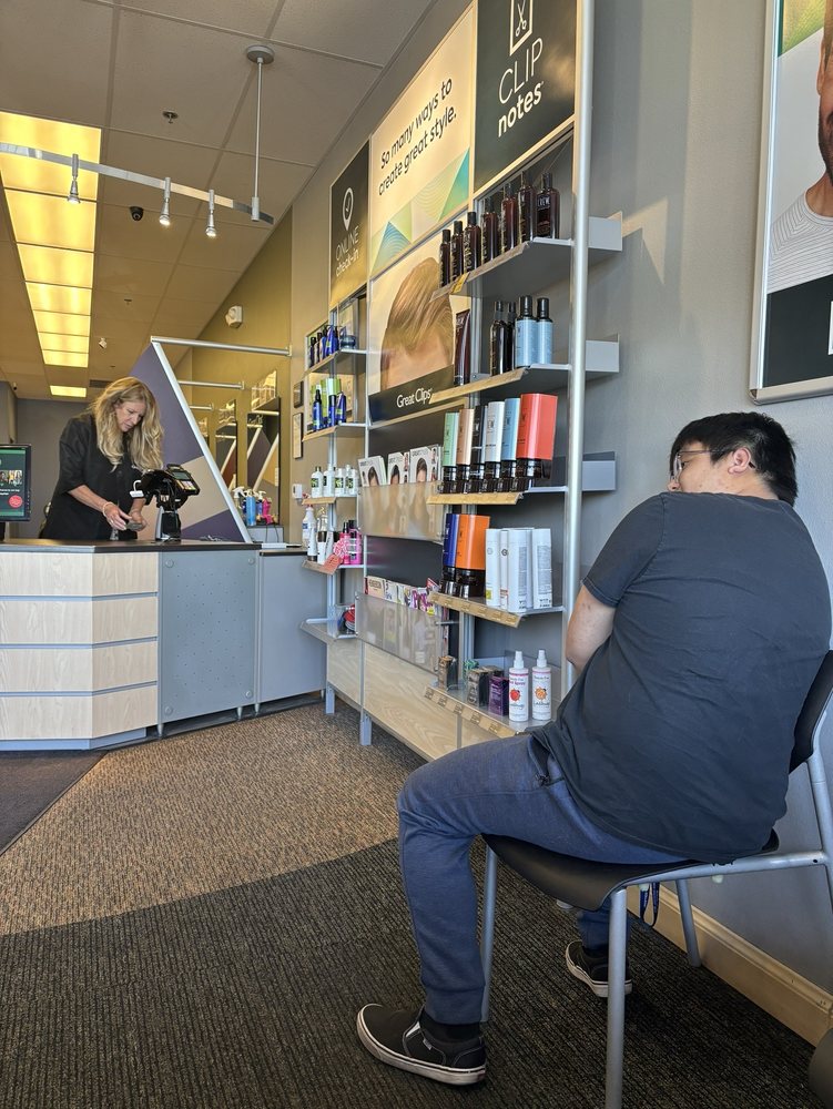 GREAT CLIPS - Updated October 2025 - 13 Photos & 40 Reviews - 2505 ...