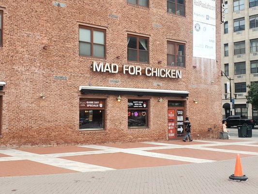 MAD FOR CHICKEN - 27 Photos & 30 Reviews - 224 Market St, Newark, New ...