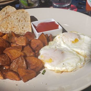 LIGHTHOUSE BAR & GRILL - Updated December 2025 - 415 Photos & 167 ...