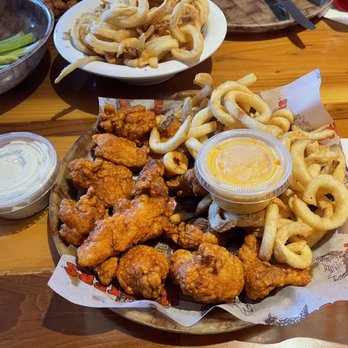 HOOTERS - Updated October 2025 - 317 Photos & 322 Reviews - 8225 W ...