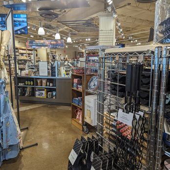 SUR LA TABLE - Updated January 2026 - 40 Photos & 32 Reviews - 6025 ...