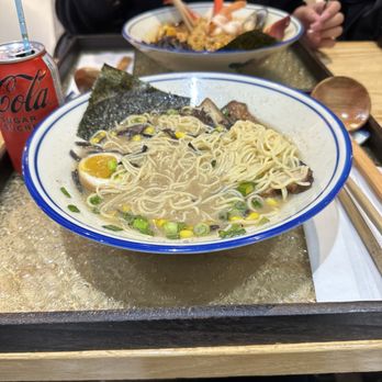 HELLO ASIAN FUSION - Updated December 2025 - 16 Photos - 753 Corydon ...