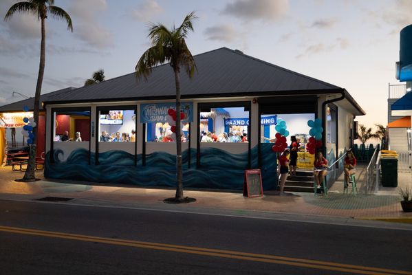 MR. WAVES ISLAND BAR - Updated January 2026 - 111 Photos & 47 Reviews ...
