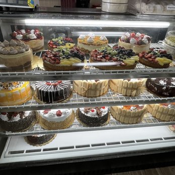 CAESAR’S PASTRY - Updated April 2024 - 487 Photos & 579 Reviews - 11852 ...