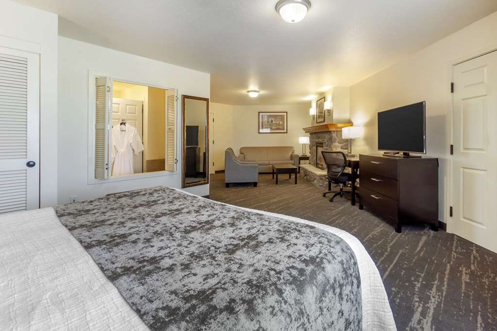 BEST WESTERN PLUS EDMONDS HARBOR INN - Updated December 2024 - 132 ...