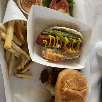 BIGZ BURGER JOINT - Updated December 2024 - 214 Photos & 300 Reviews ...