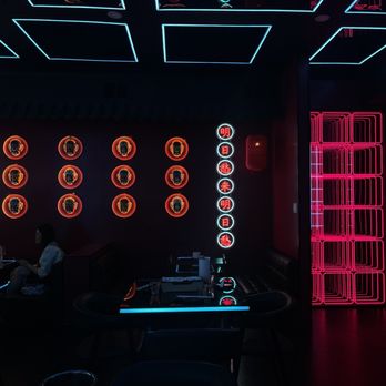 ZUI BEER BAR - Updated July 2024 - 104 Photos & 13 Reviews - 5649 Yonge ...