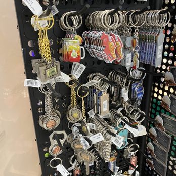 CNN NEWSSTAND - Updated October 2025 - 24 Photos & 10 Reviews - 6000 N ...