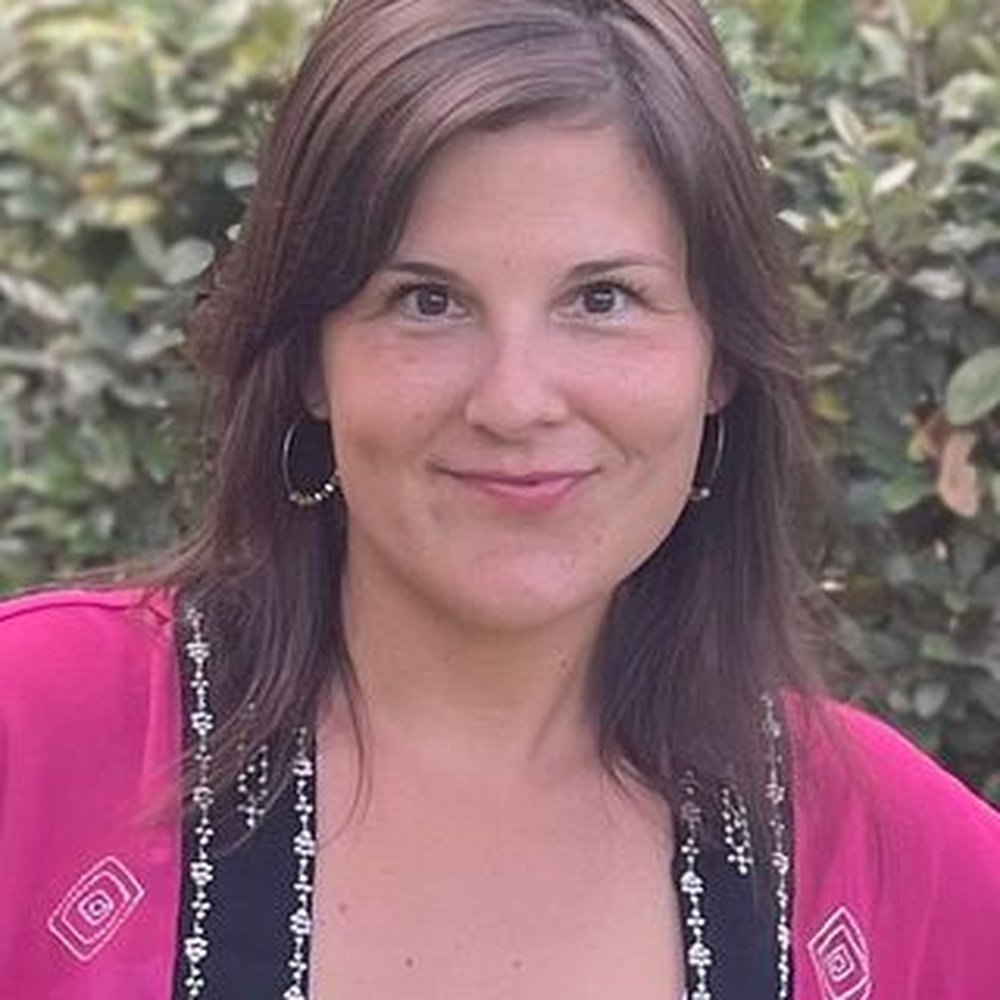 Laura Basile's Instagram, Twitter & Facebook on IDCrawl