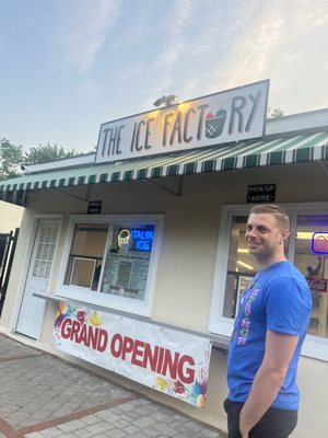 THE ICE FACTORY CAFE - Updated July 2024 - 28 Ramapo Valley Rd, Mahwah ...
