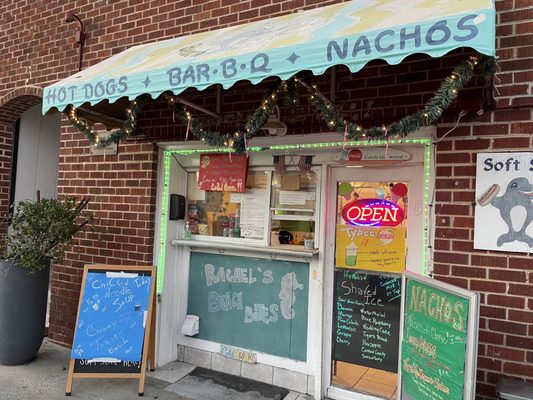 BEACH BITES - Updated January 2026 - 8 Tybrisa St, Tybee Island ...