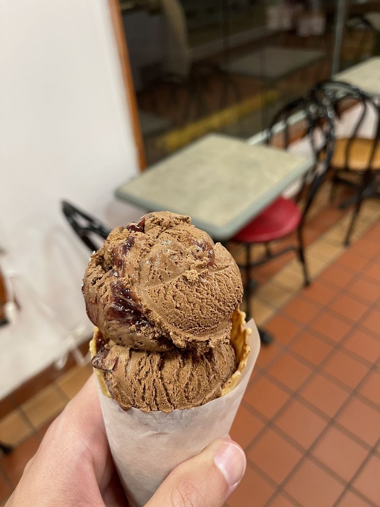 B J’S ICE CREAM PARLOR - Updated April 2025 - 27 Photos & 95 Reviews ...