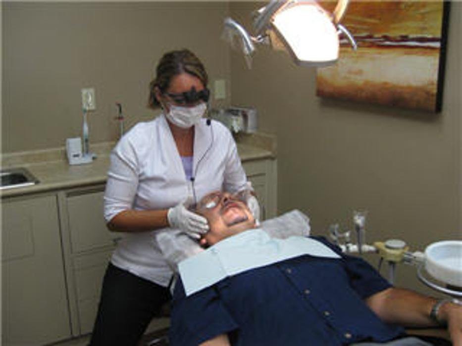 GLEAM SMILE CENTRE - Updated July 2024 - 22 Photos - 678 Upper James ...