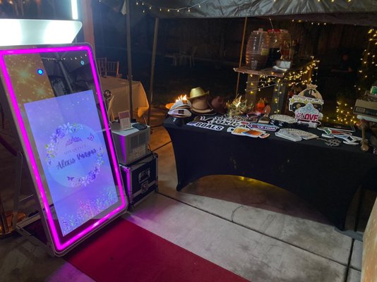 MIRROR ME PHOTO BOOTH SACRAMENTO - Updated October 2025 - Sacramento ...