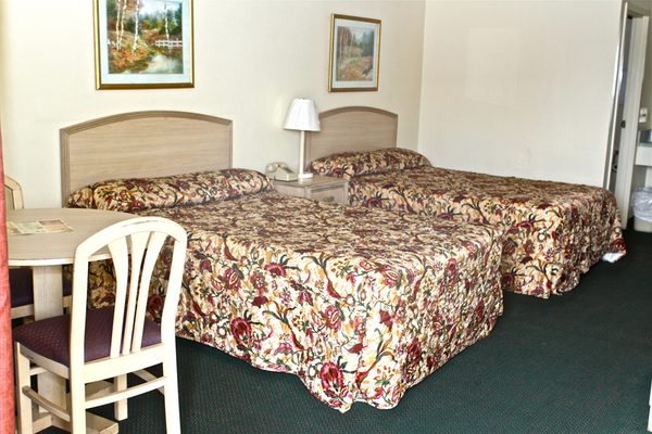 FAMILY INNS OF AMERICA - Updated October 2025 - 10 Photos - 900 W I65 ...