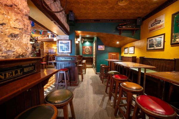 LITTLE TEMPLE BAR - Updated October 2025 - 22 Photos & 23 Reviews - 12 ...