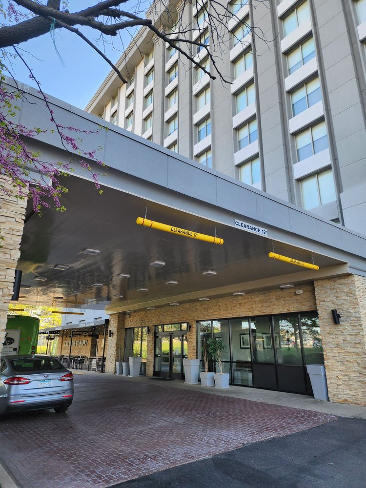 HOLIDAY INN CHICAGO O’HARE AREA - Updated June 2024 - 69 Photos & 128 ...