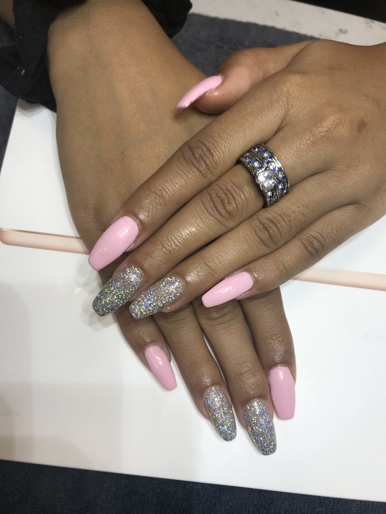 REGAL NAILS - 1070 Major Mackenzie Drive E, Richmond Hill, Ontario ...