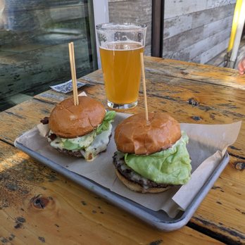 PDX SLIDERS - Updated March 2025 - 555 Photos & 566 Reviews - 3111 SE ...