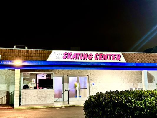FOUNTAIN VALLEY SKATING CENTER - Updated July 2024 - 269 Photos & 484 ...