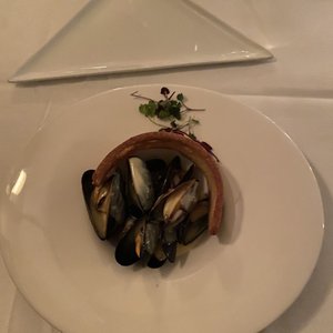 THE SLOGAR BAR & RESTAURANT - Updated January 2025 - 60 Photos & 164 ...