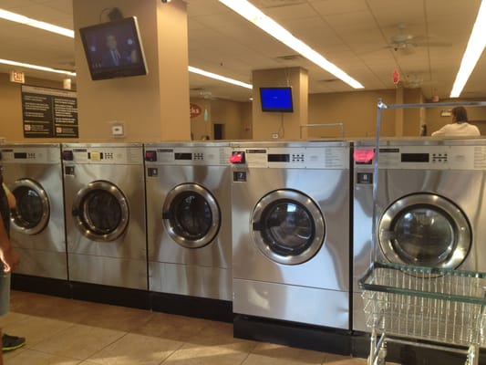 PENSACOLA PLAZA LAUNDROMAT - 4315 N Milwaukee Ave, Chicago, Illinois ...