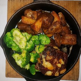 CAST IRON CHEF CHOP HOUSE & OYSTER BAR - Updated December 2025 - 839 ...