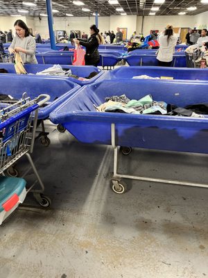 GOODWILL OUTLET STORE - Updated July 2024 - 14 Photos & 31 Reviews ...