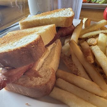 THE PEACH CAFE - Updated July 2024 - 2191 Photos & 1795 Reviews - 141 E ...