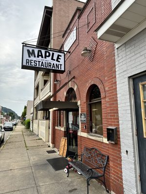 MAPLE RESTAURANT - Updated August 2025 - 78 Photos & 104 Reviews - 463 ...