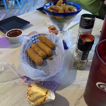 SALTY SISTERS BAR AND GRILL - Updated February 2025 - 142 Photos & 115 ...