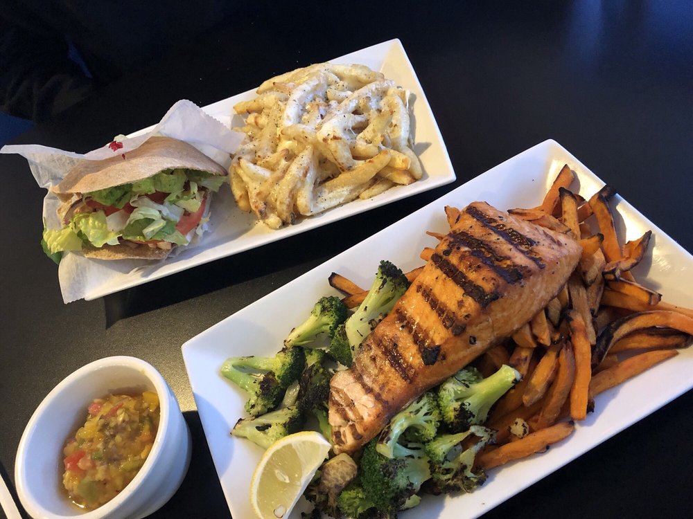 FUEL YOUR BODY CAFE - 167 Photos & 254 Reviews - 196 W Old Country Rd ...