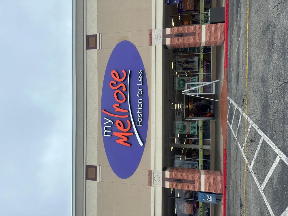 MY MELROSE - Updated November 2024 - 18 Photos - 5429 N I Interstate 35 ...