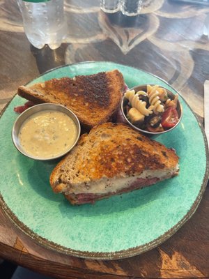 DAYMAKER CAFE - Updated December 2025 - 18 Photos & 38 Reviews - 59 E ...