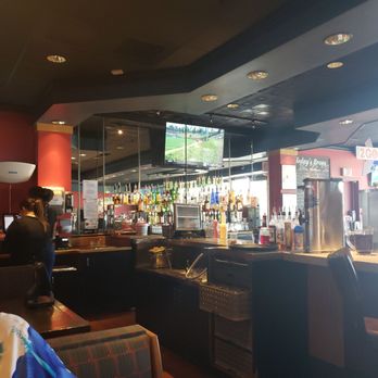 RED ROBIN GOURMET BURGERS AND BREWS - Updated May 2025 - 546 Photos ...