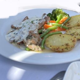 LARA’S FINE DINING - 518 Photos & 300 Reviews - 1900 Esplanade Dr ...