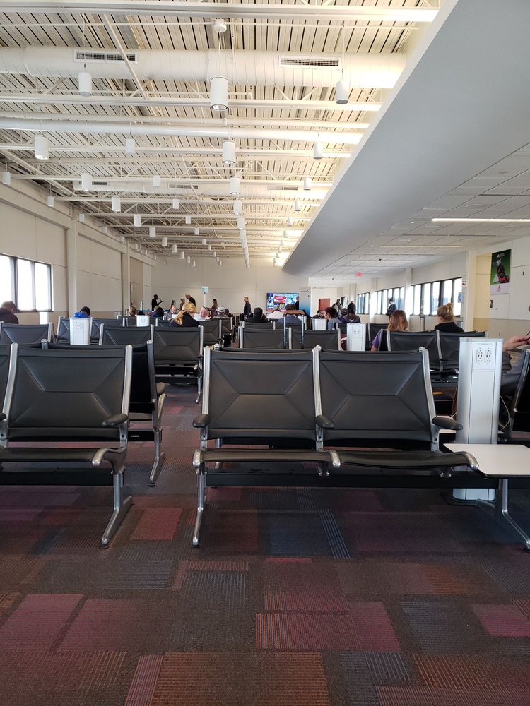 FAYETTEVILLE REGIONAL AIRPORT-FAY - 65 Photos & 96 Reviews - 400 ...